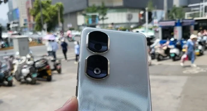 Honor 90 ve Honor 90 Pro Kanlı Canlı Görüntülendi! - Hardware Plus - HWP