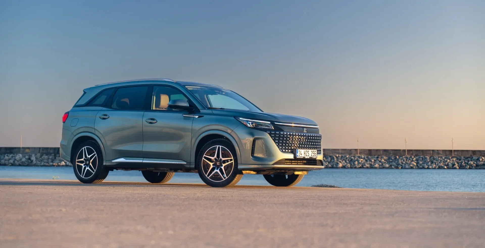 DFSK E5 SUV Türkiye topraklarında! İşte yeni Çinli hibrit SUV